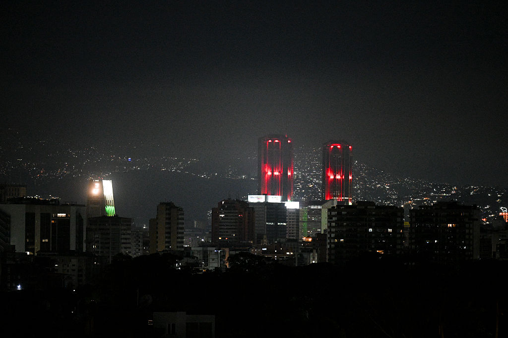 Multiple explosions heard in Venezuela’s Capital. Maduro accuses the U ...