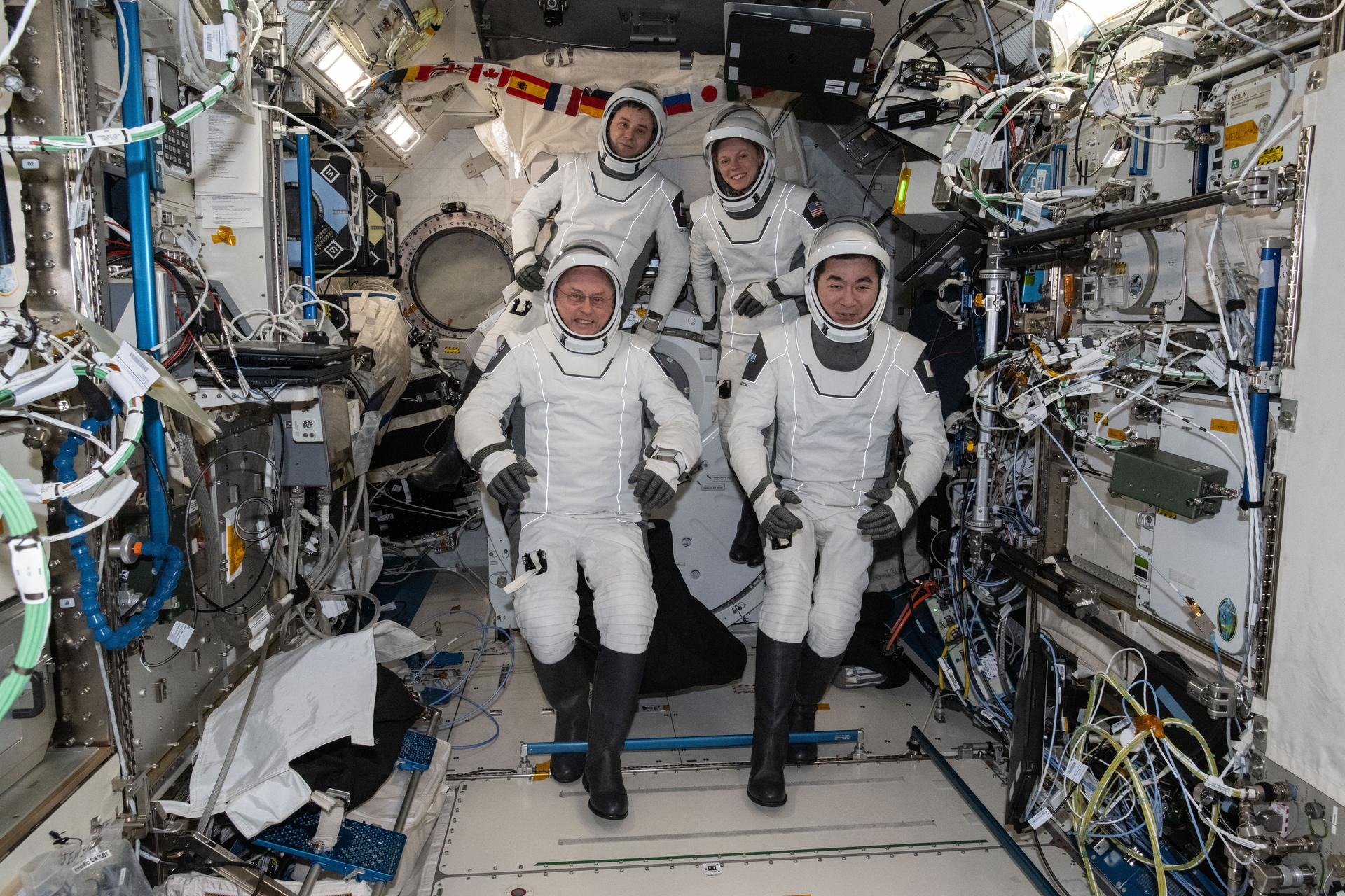 NASA set to bring astronaut (and the rest) of Crew-11 home early for ...